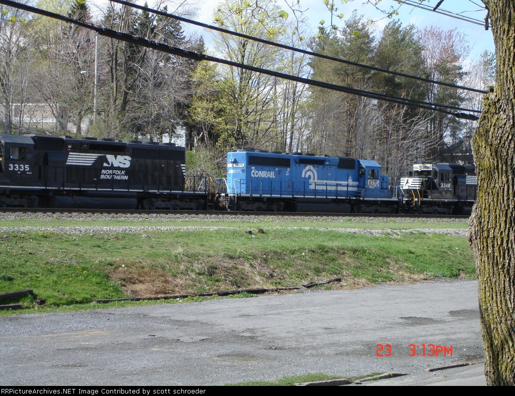NS 3335, NS (ex.CR) 3370 & NS 3348 pushing at the rear WB